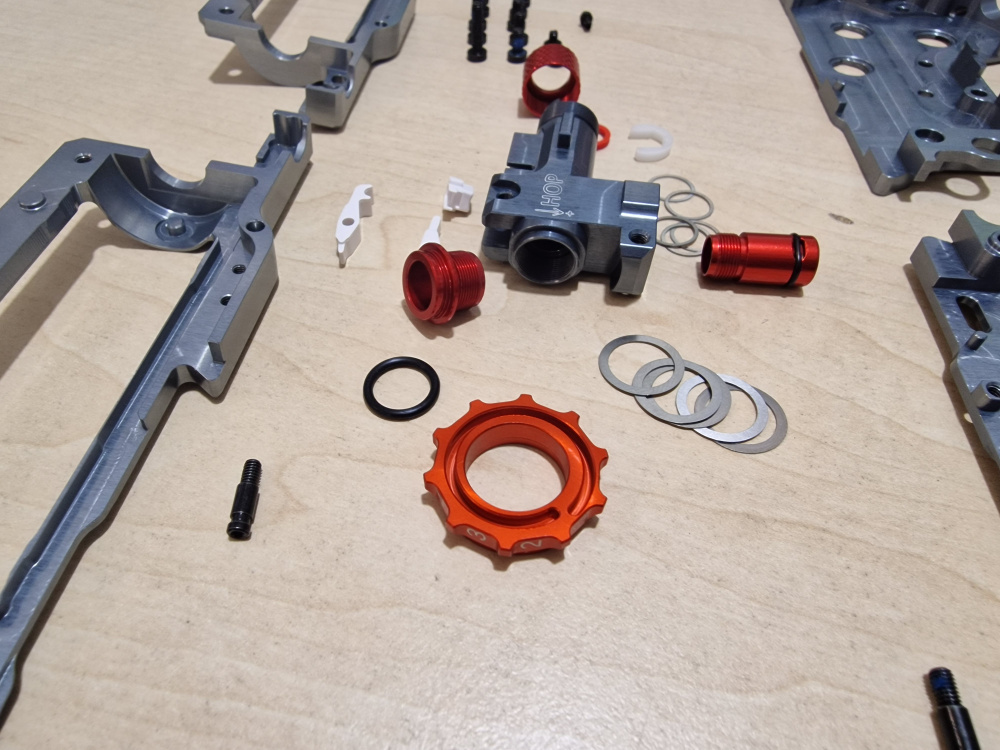 Купить RETRO ARMS 20092 CNC Split Gearbox V2 with int. Hop Up Chamber ...